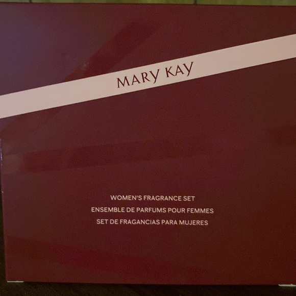 Mary Kay | Other | Mary Kay Women Fragrance Setlovelivedream Fearlessly ...